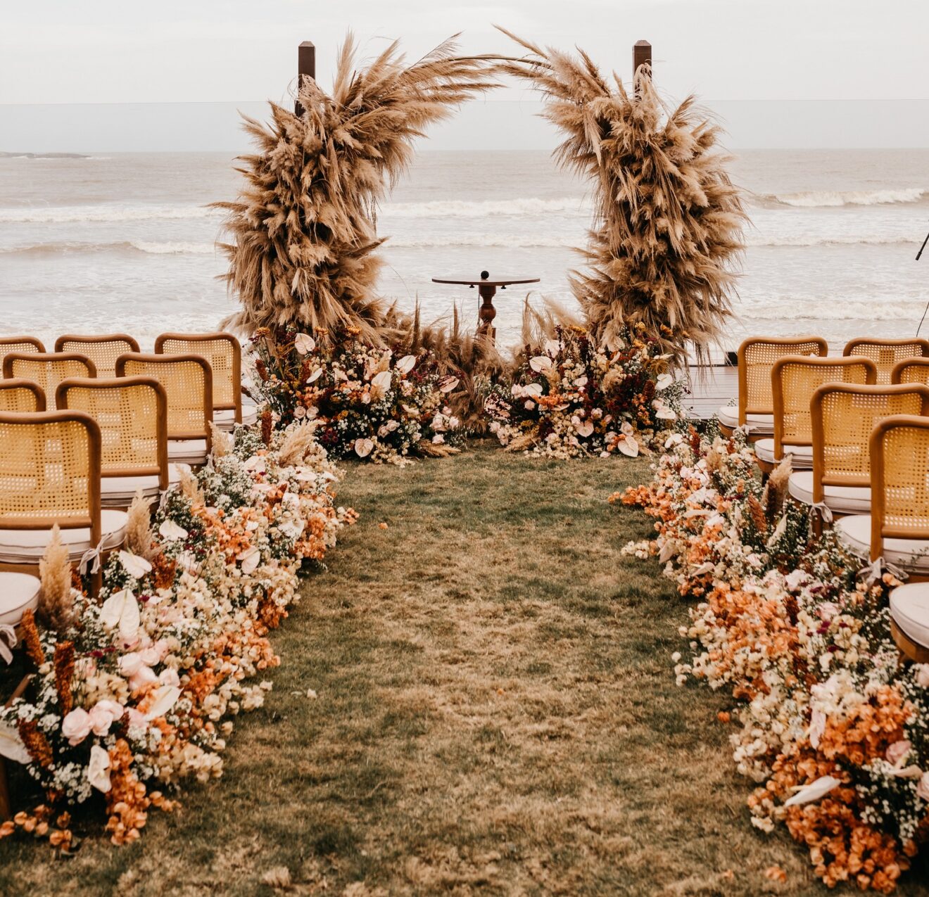 What Is a Destination Wedding? - Enlighten Excursions